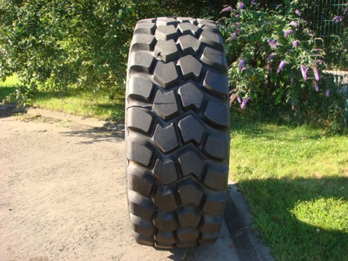 23.5R25 TRIANGLE TB598S E4